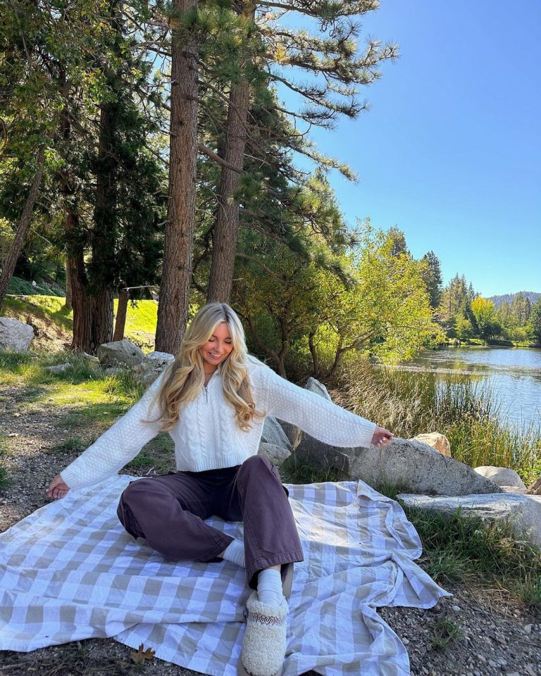 25 Super Cute Picnic Outfit Ideas You’ll Want to Copy