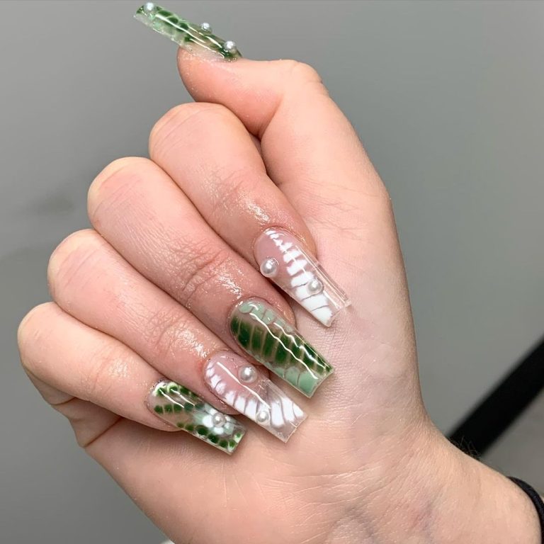 40 Cute & Trendy White Nail Art Designs You'll Obsess Over!